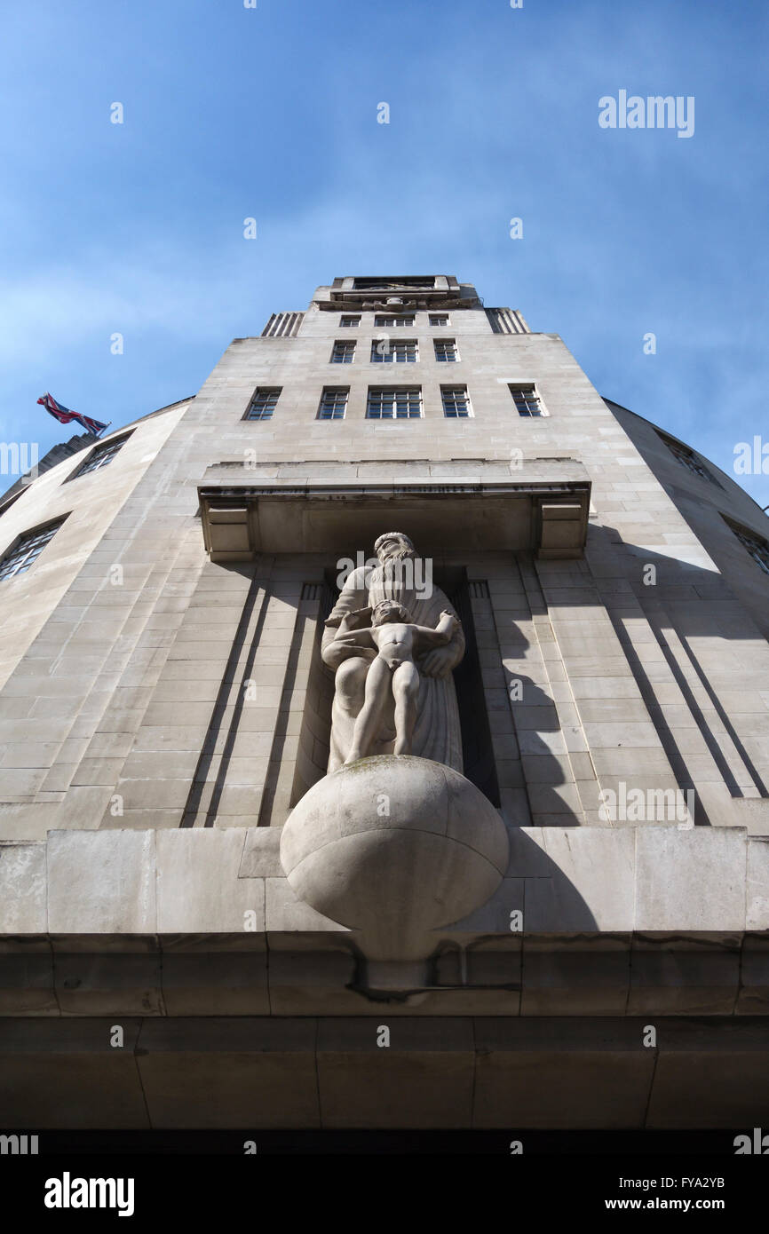 Eric gill statue Banque de photographies et d’images à haute résolution ...