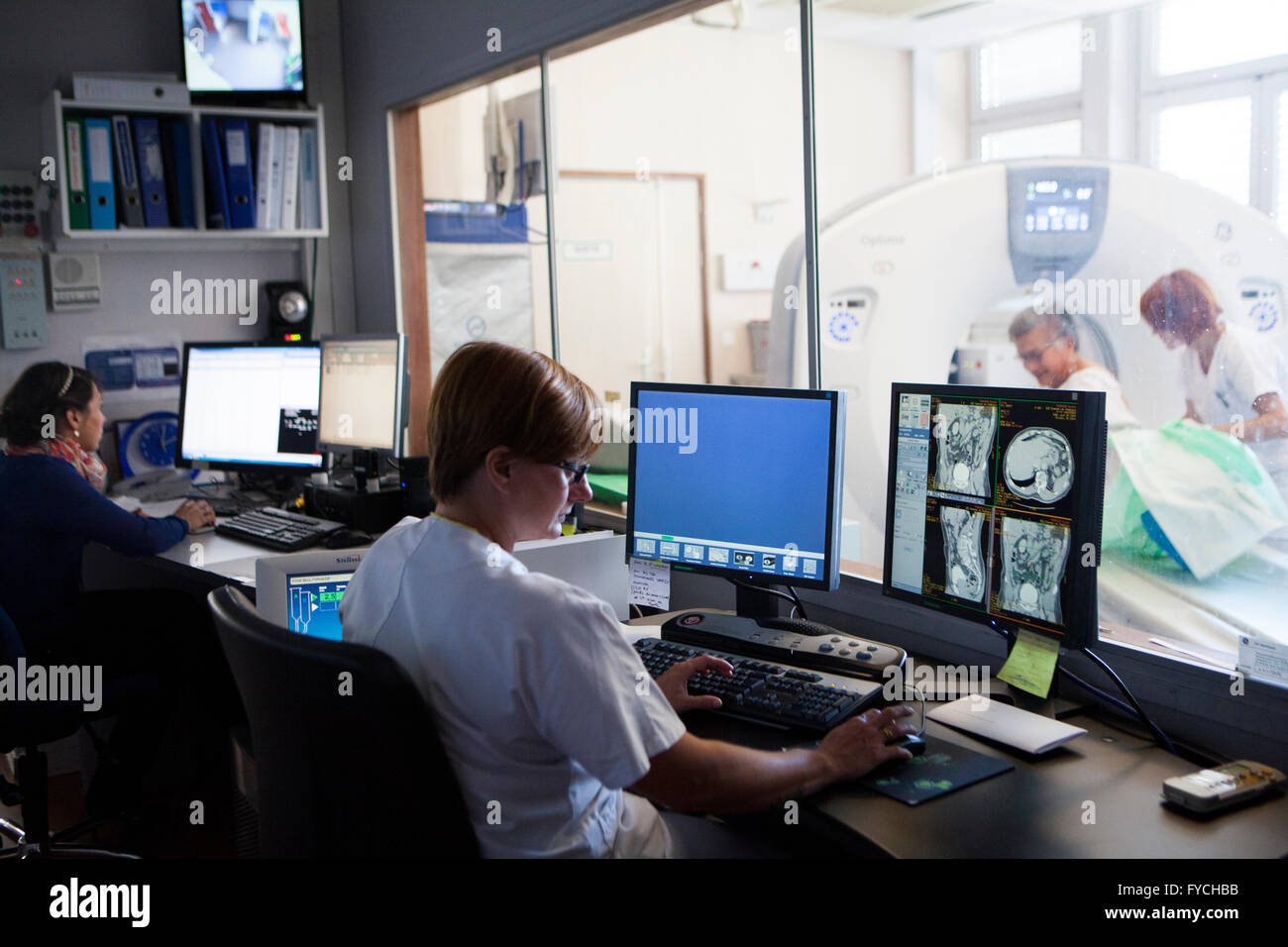 Ct Scan Abdomen Banque d'image et photos - Alamy