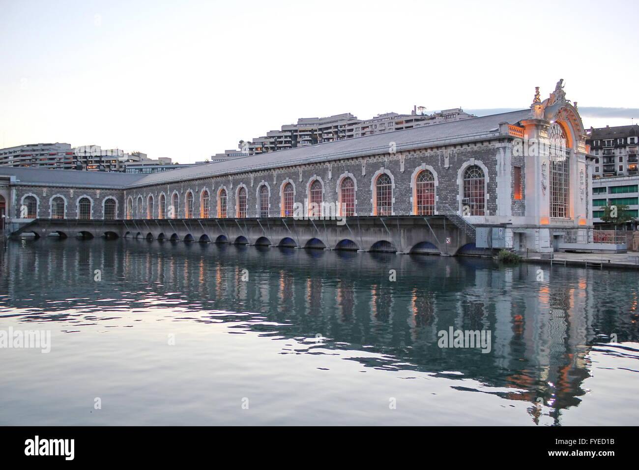Batiment Des Forces Motrices Banque d'image et photos - Alamy