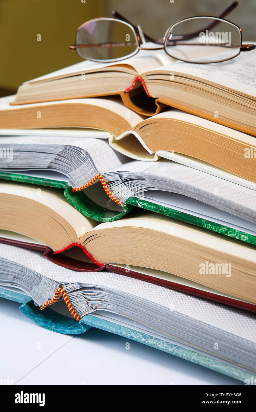 Livres ouverts Banque de photographies et d’images à haute résolution ...