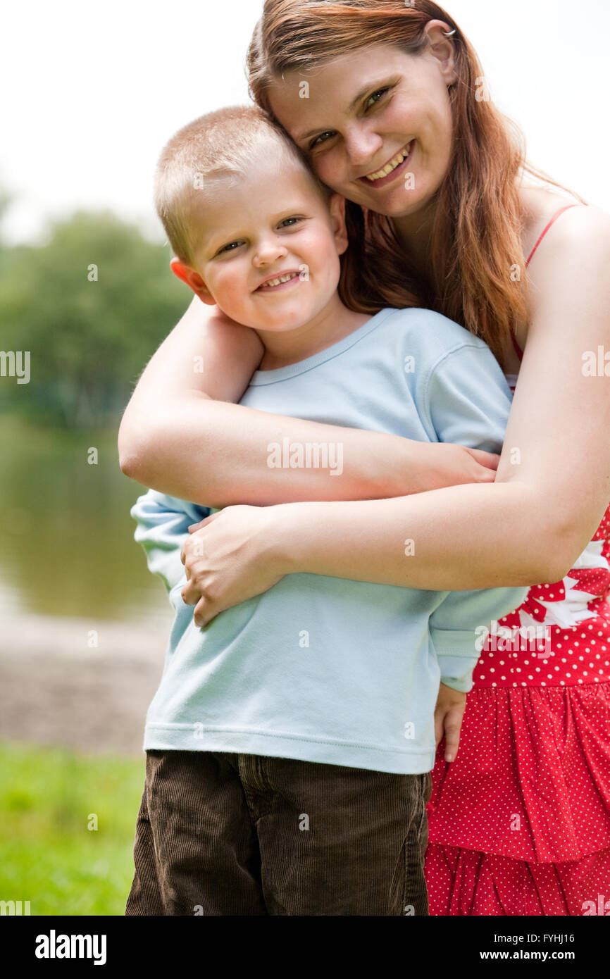 Grand garçon Banque de photographies et d’images à haute résolution - Alamy