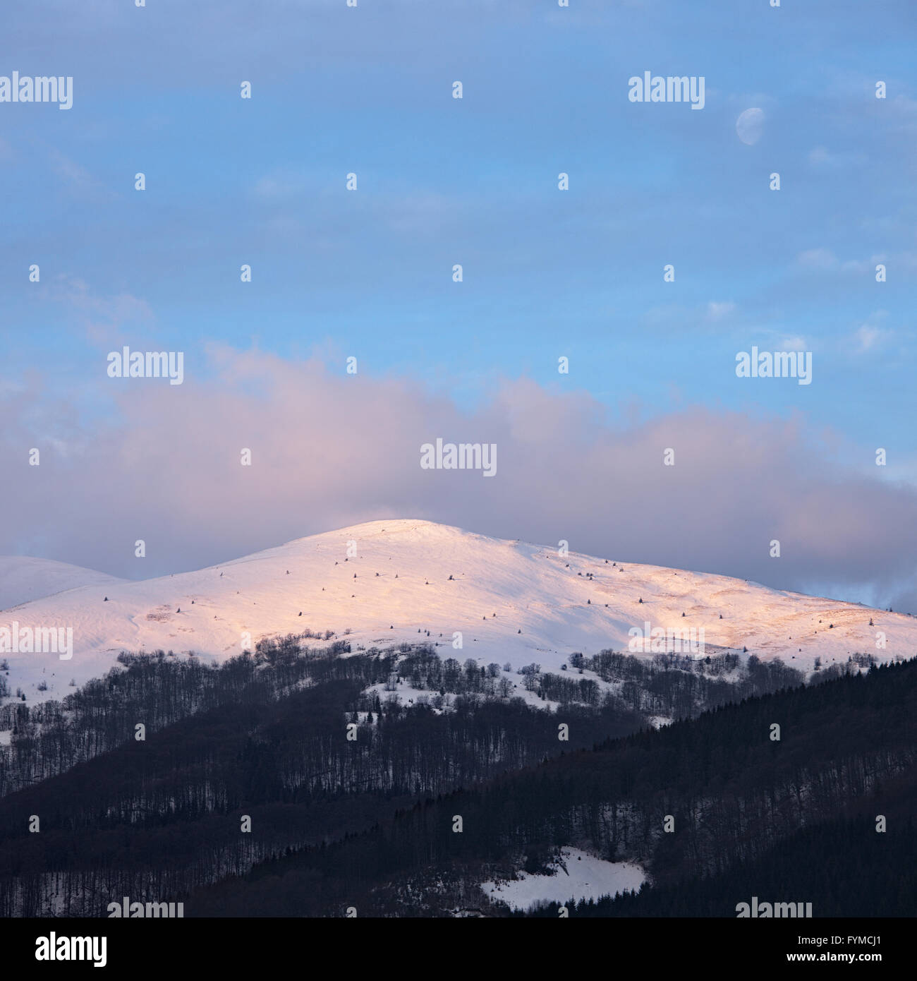 Lever du soleil des montagnes des carpates Banque de photographies et d ...