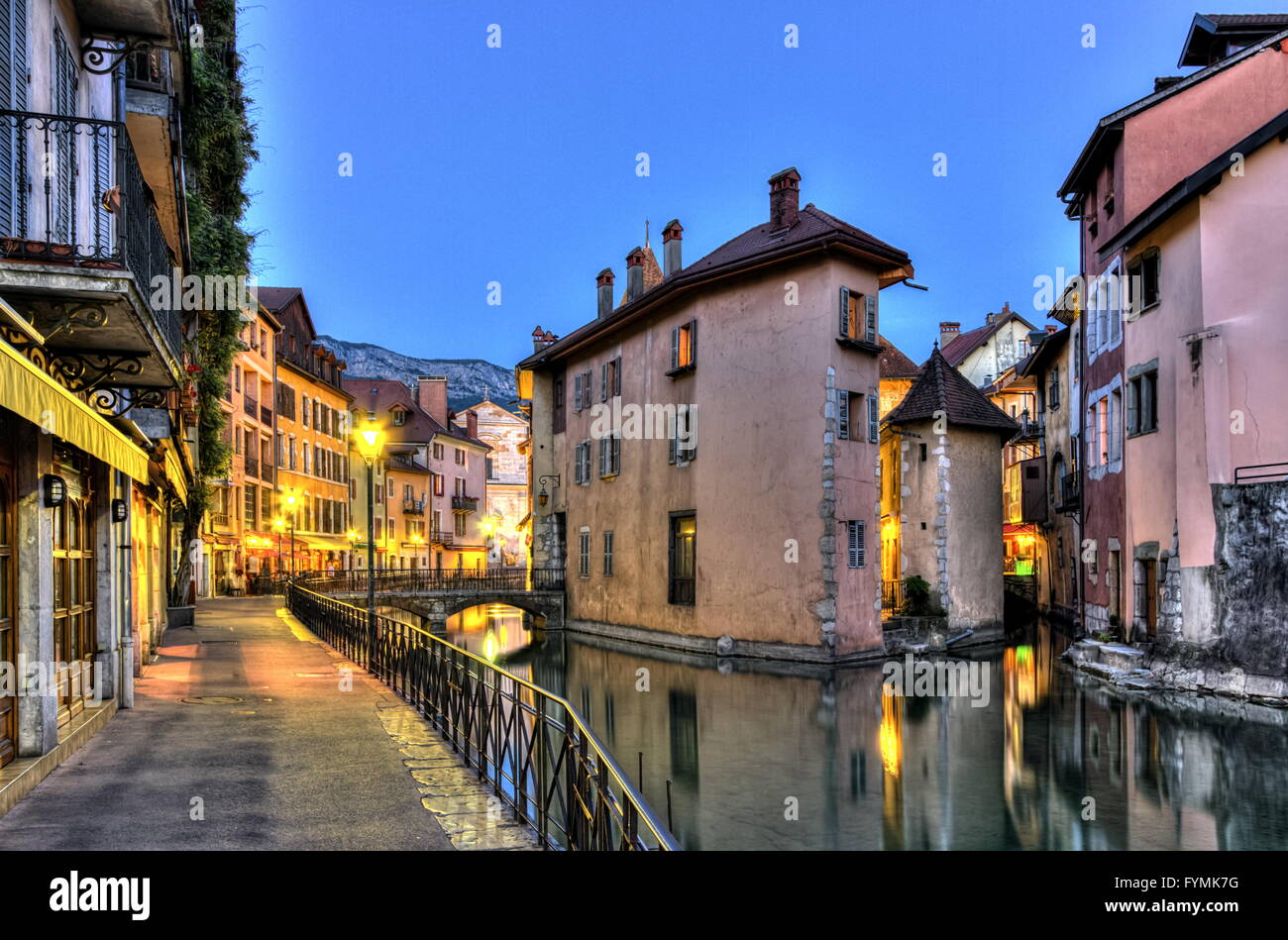 Prison médiévale à annecy Banque de photographies et d’images à haute ...