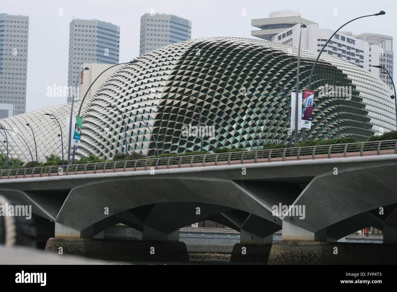 Singapore opera house Banque de photographies et d’images à haute ...