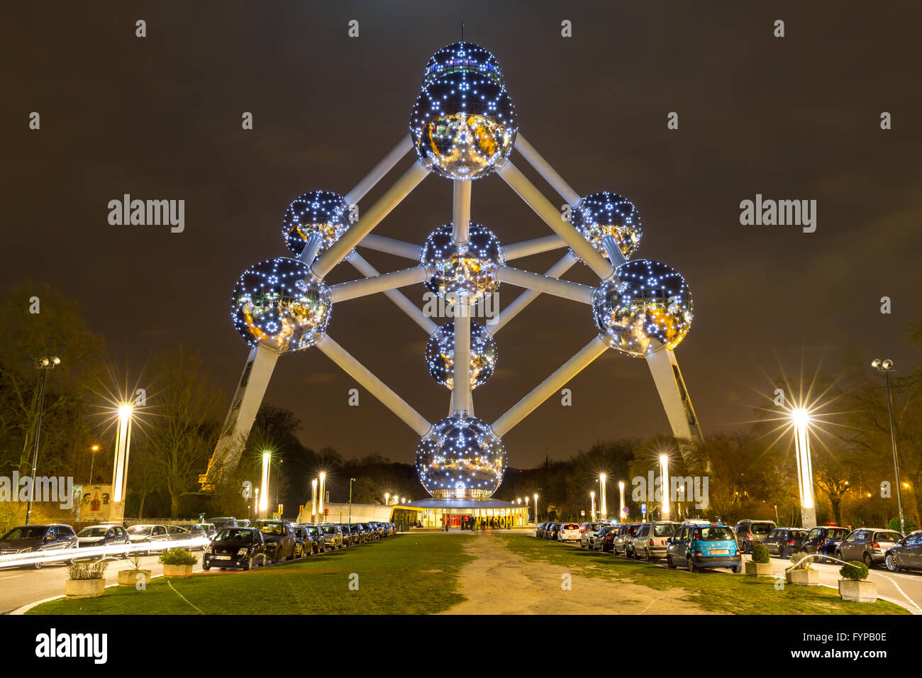 Atomium tower Banque de photographies et d’images à haute résolution ...