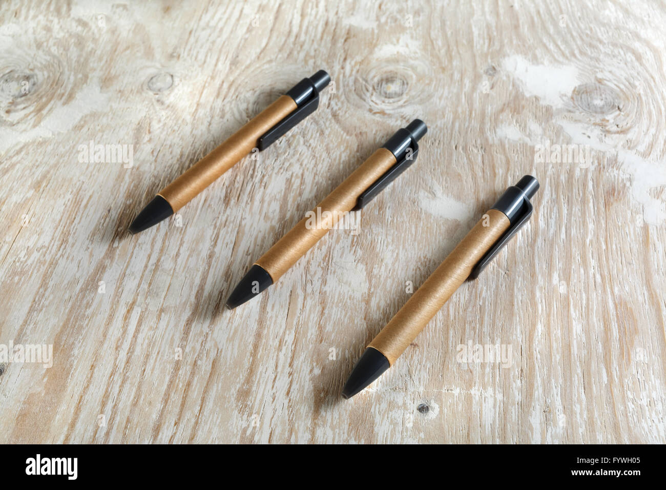 Trois stylos Banque de photographies et d’images à haute résolution - Alamy