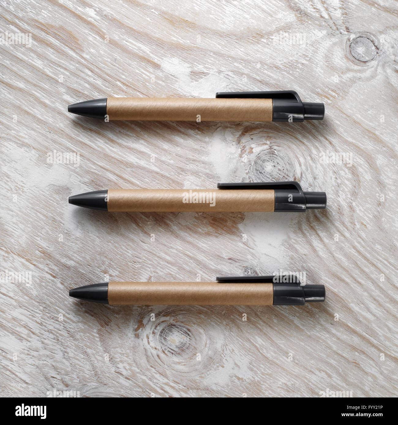 Trois stylos Banque de photographies et d’images à haute résolution - Alamy