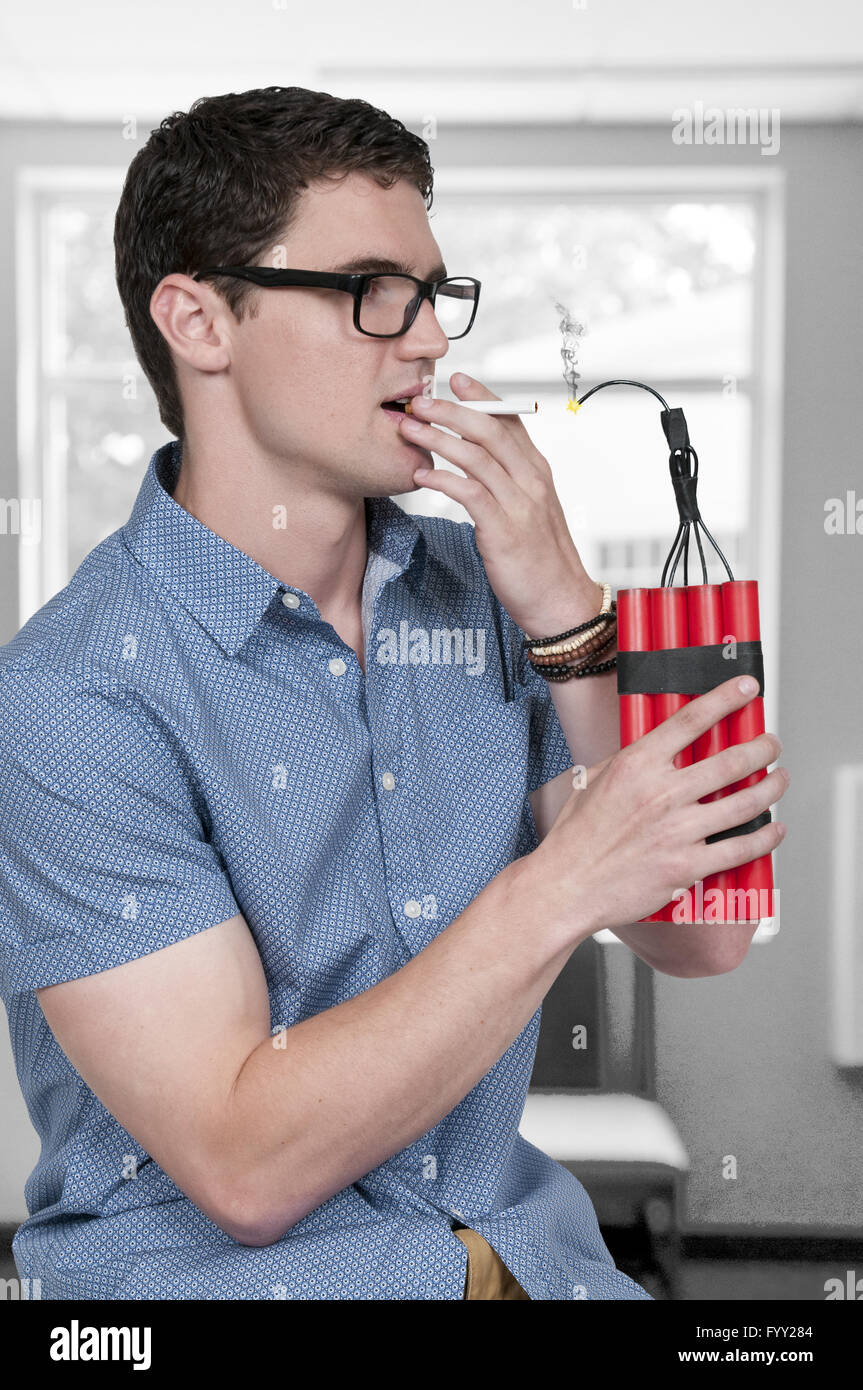 Man smoker Banque de photographies et d’images à haute résolution - Alamy