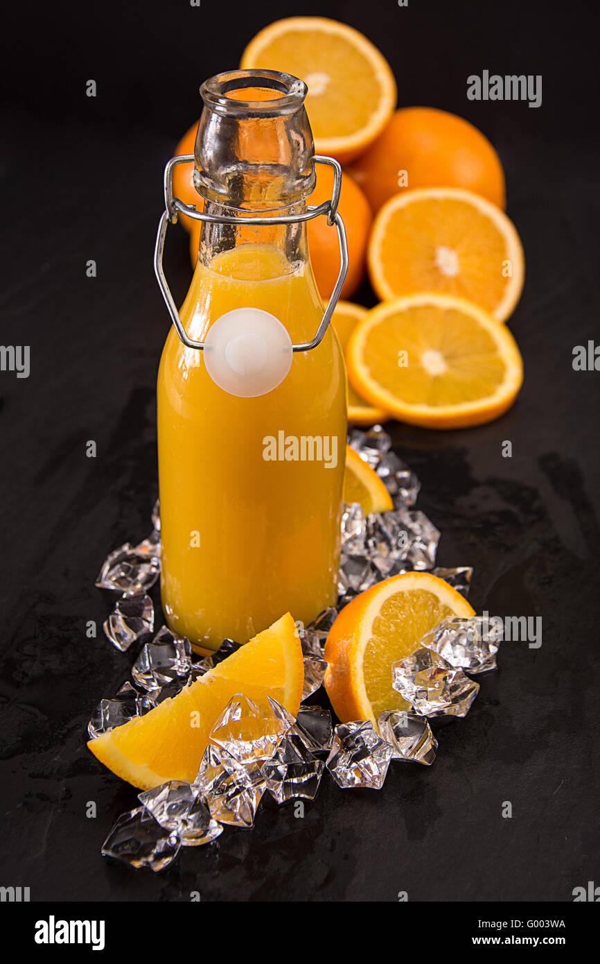 Bouteille de jus d'orange Banque de photographies et d’images à haute ...