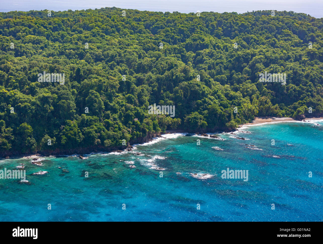 ISLA DEL CANO, COSTA RICA, - Vue aérienne du Parc National de l'Île ...