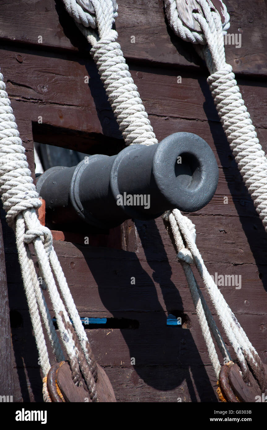 Cannon de la Santa Maria, navire de Christophe Colomb Photo Stock - Alamy