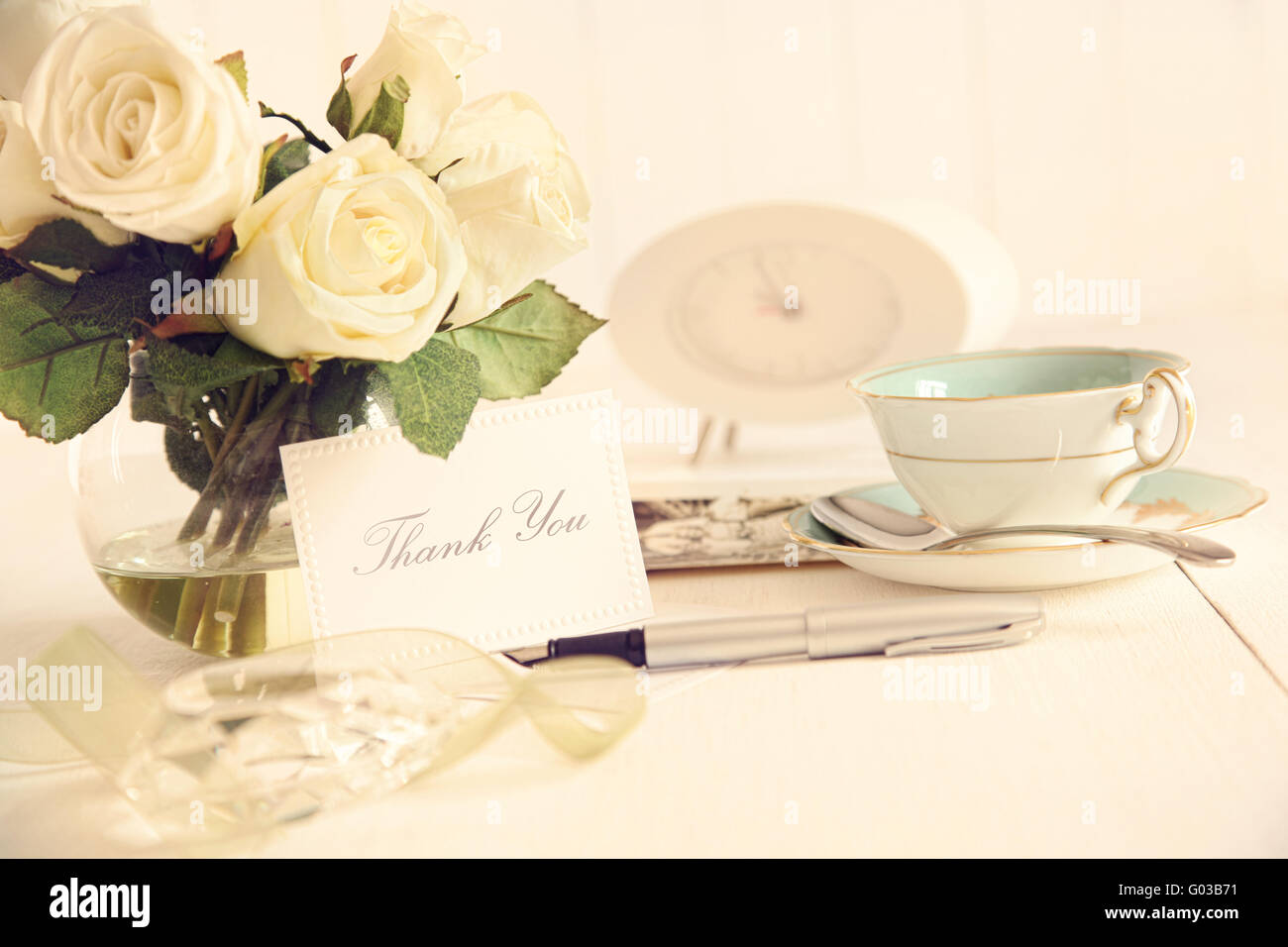 Merci note avec des roses Banque de photographies et d’images à haute ...