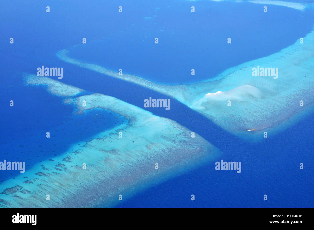 Meemu atoll aerial view Banque de photographies et d’images à haute ...