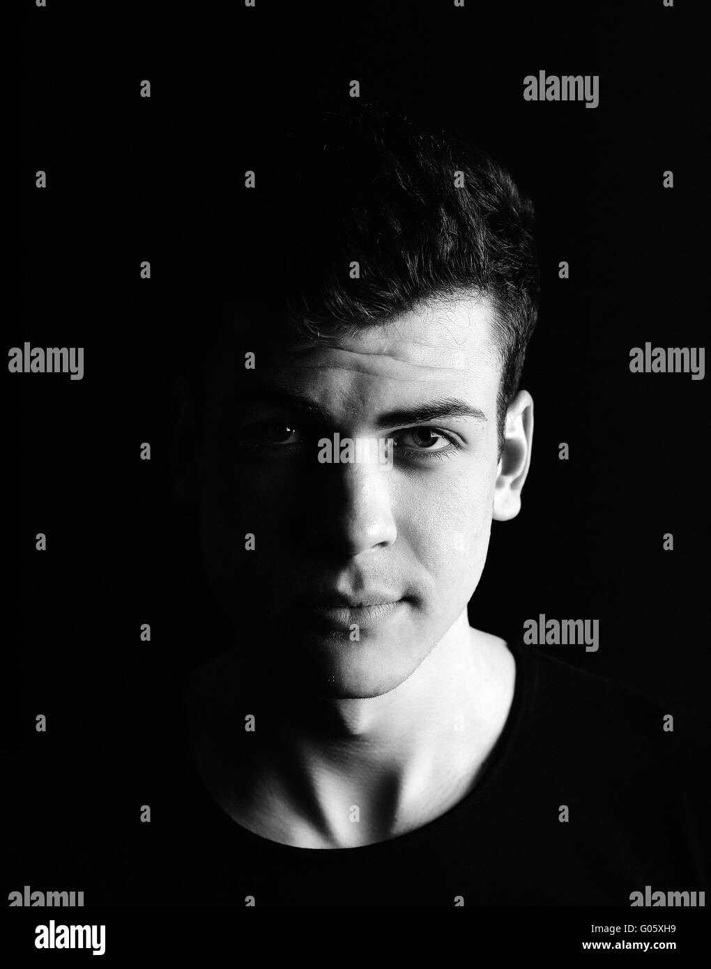 Demi portrait homme Banque d'images noir et blanc - Alamy