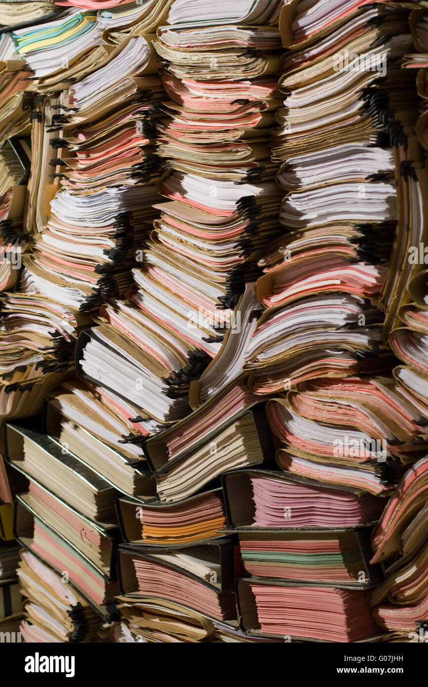 Pile de documents et papiers Photo Stock - Alamy
