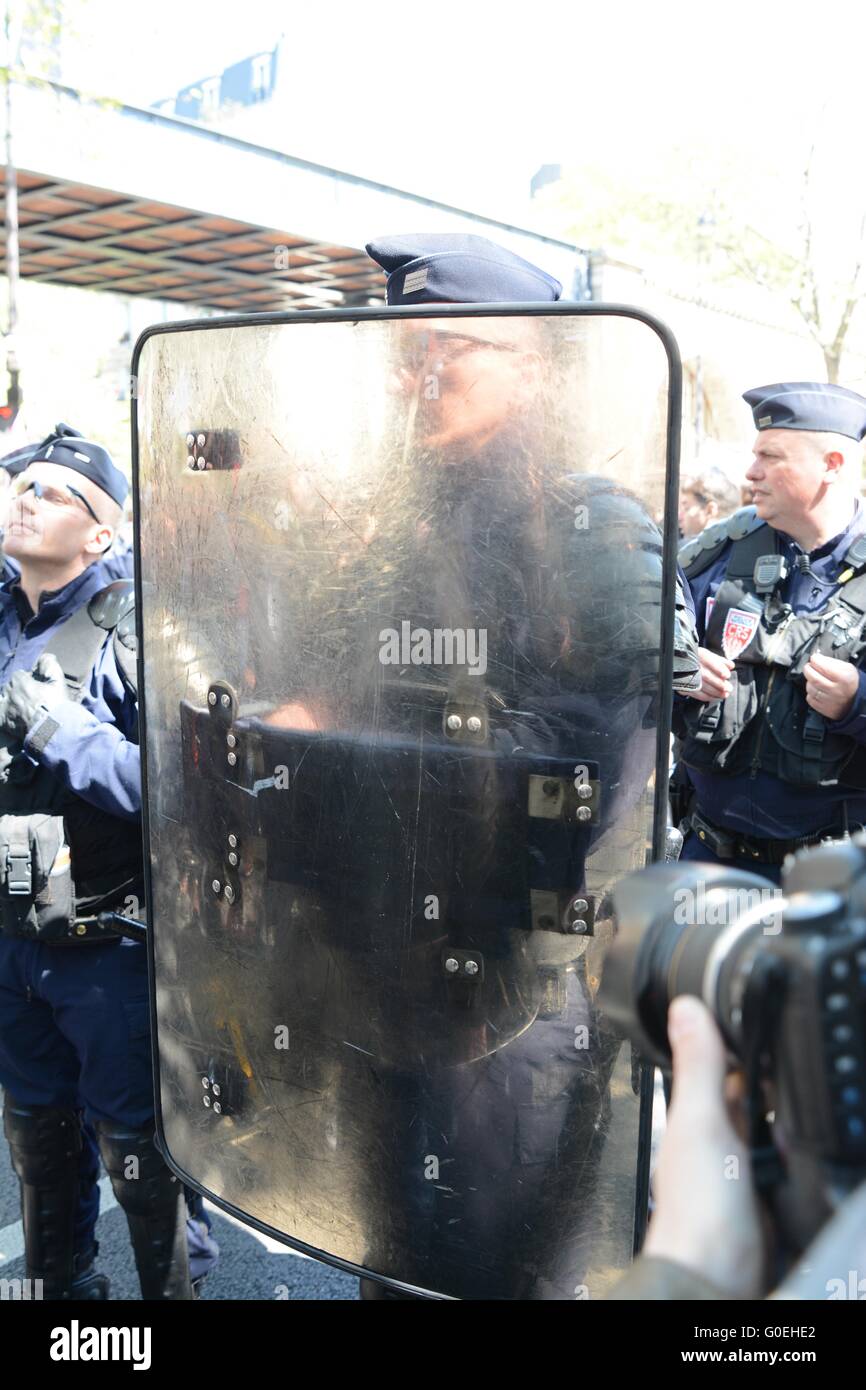 Officier crs Banque de photographies et d’images à haute résolution - Alamy