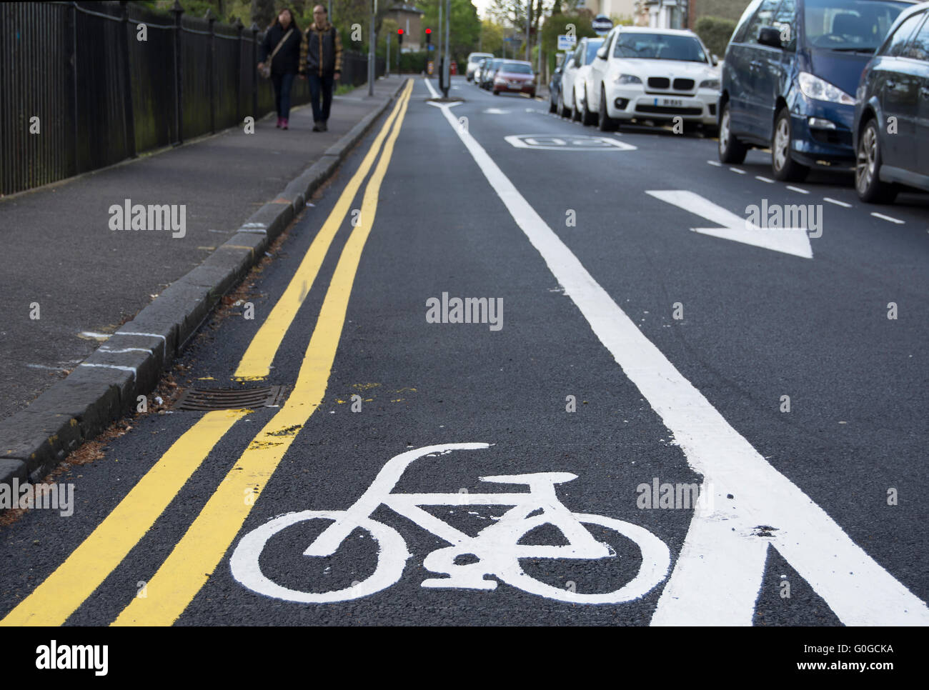 Contra flow cycle lane Banque de photographies et d’images à haute ...