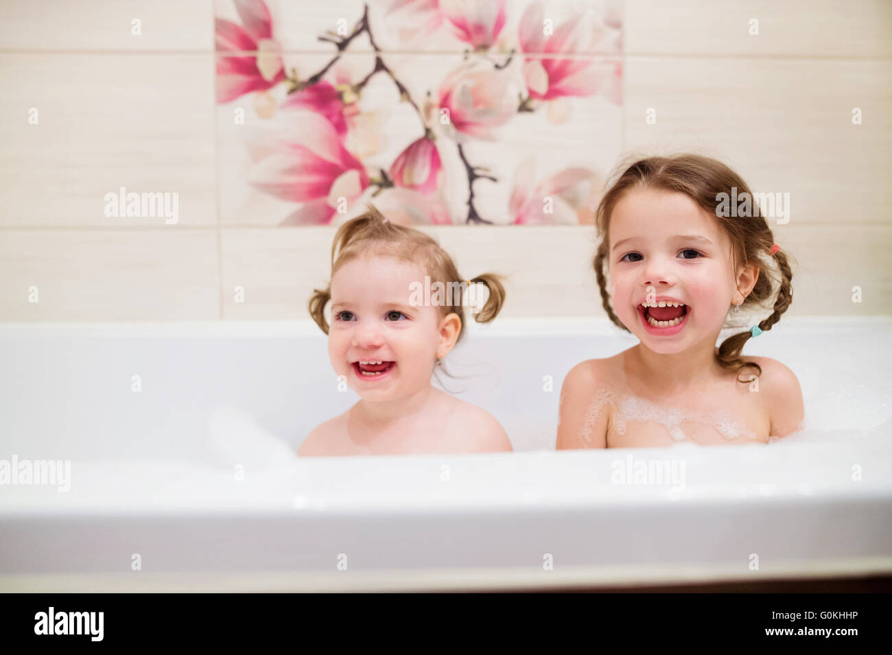 Little girls Banque de photographies et d’images à haute résolution - Alamy