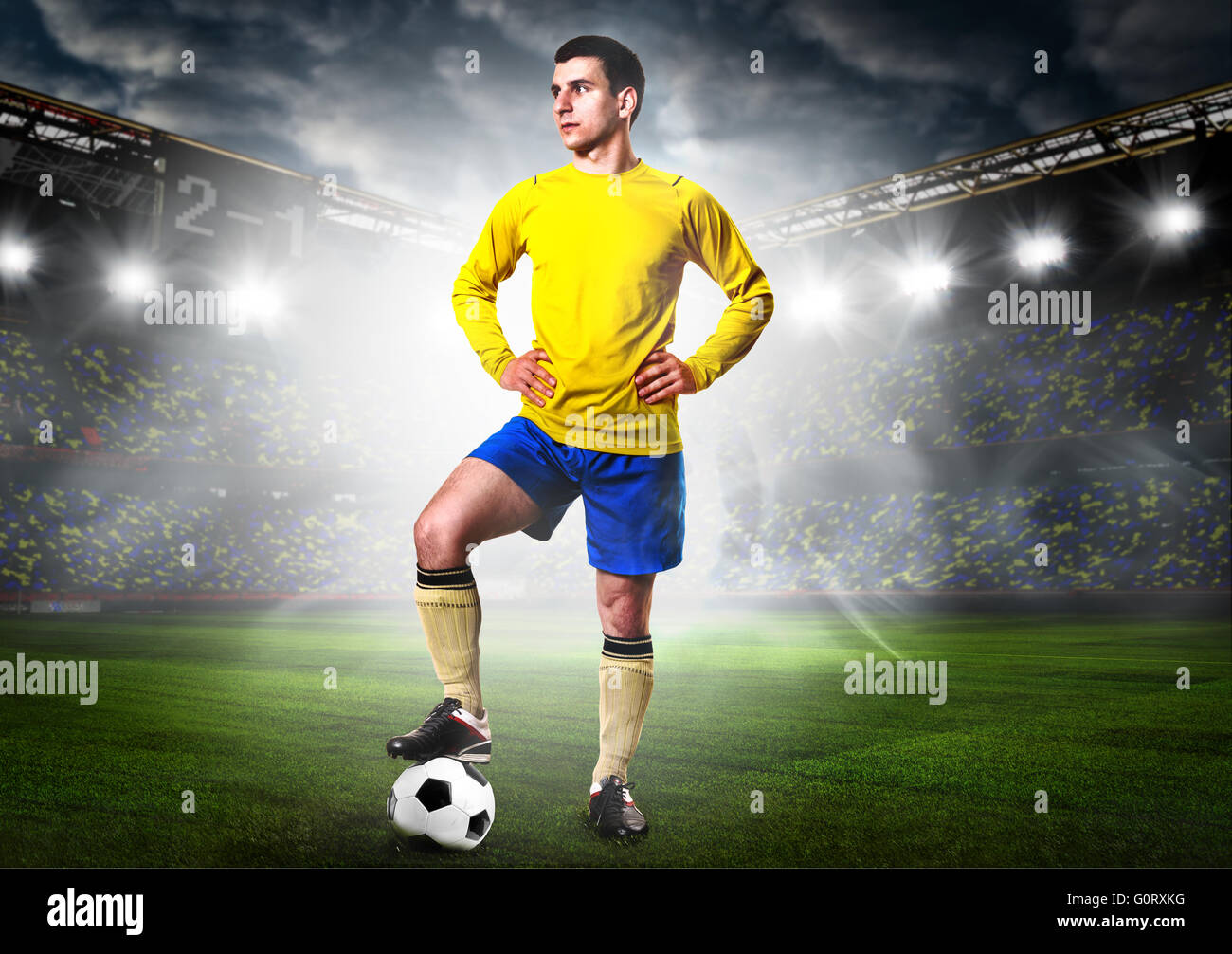 Soccer football player standing feet Banque de photographies et d ...