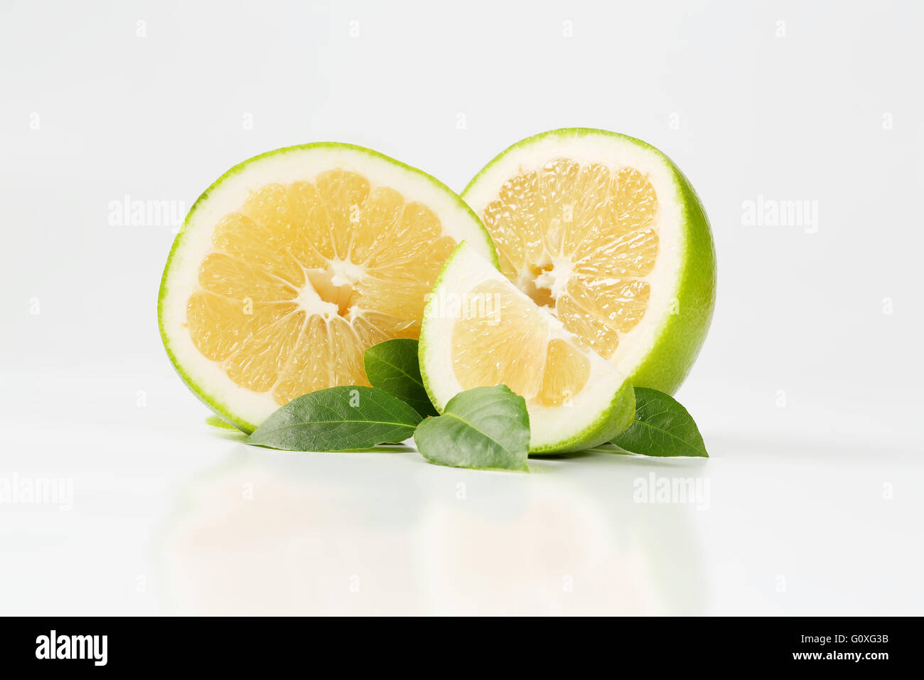 Quartier de pamplemousse Banque de photographies et d’images à haute ...