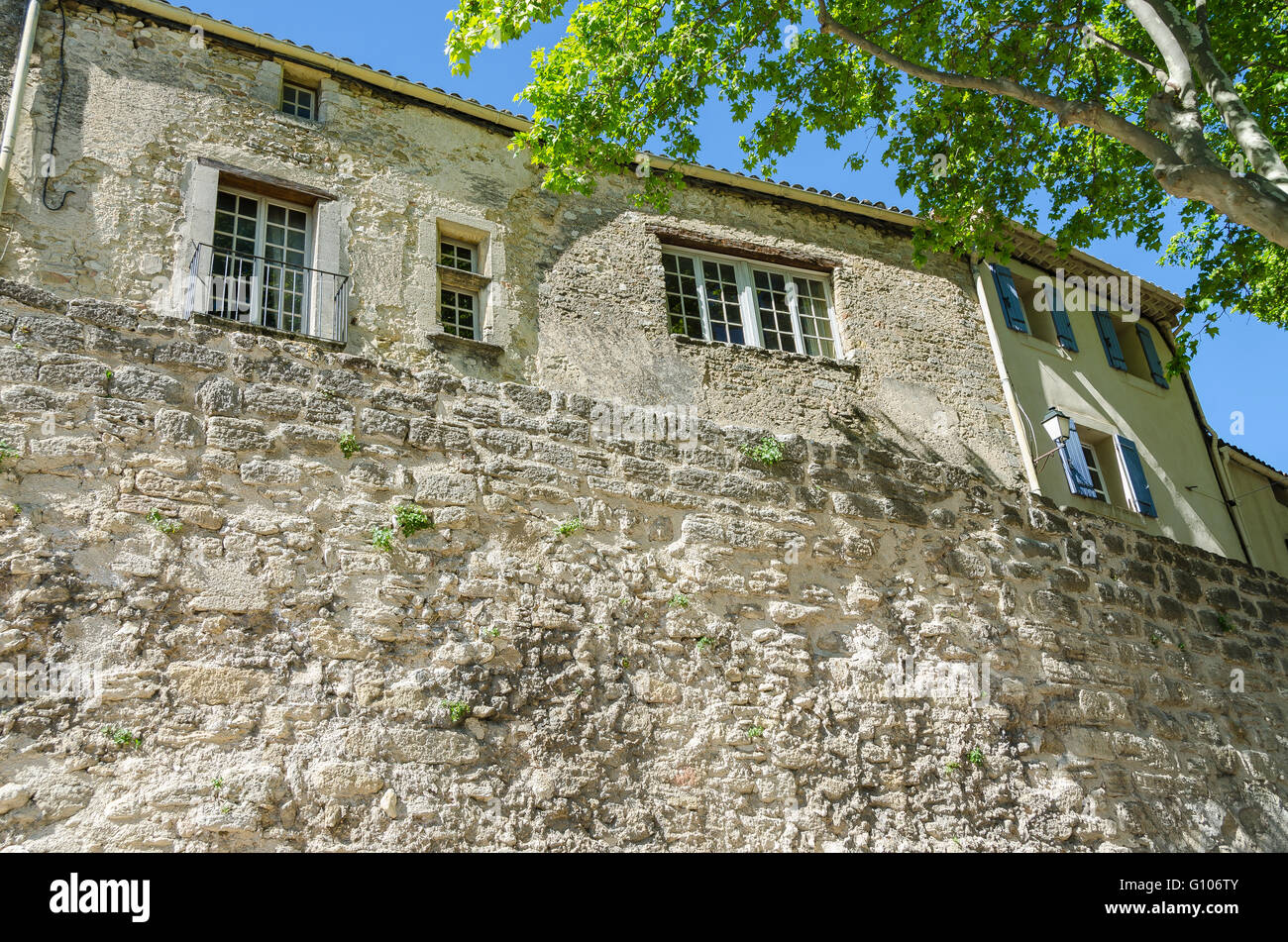 Façade cucuron vaucluse luberon france Banque de photographies et d ...