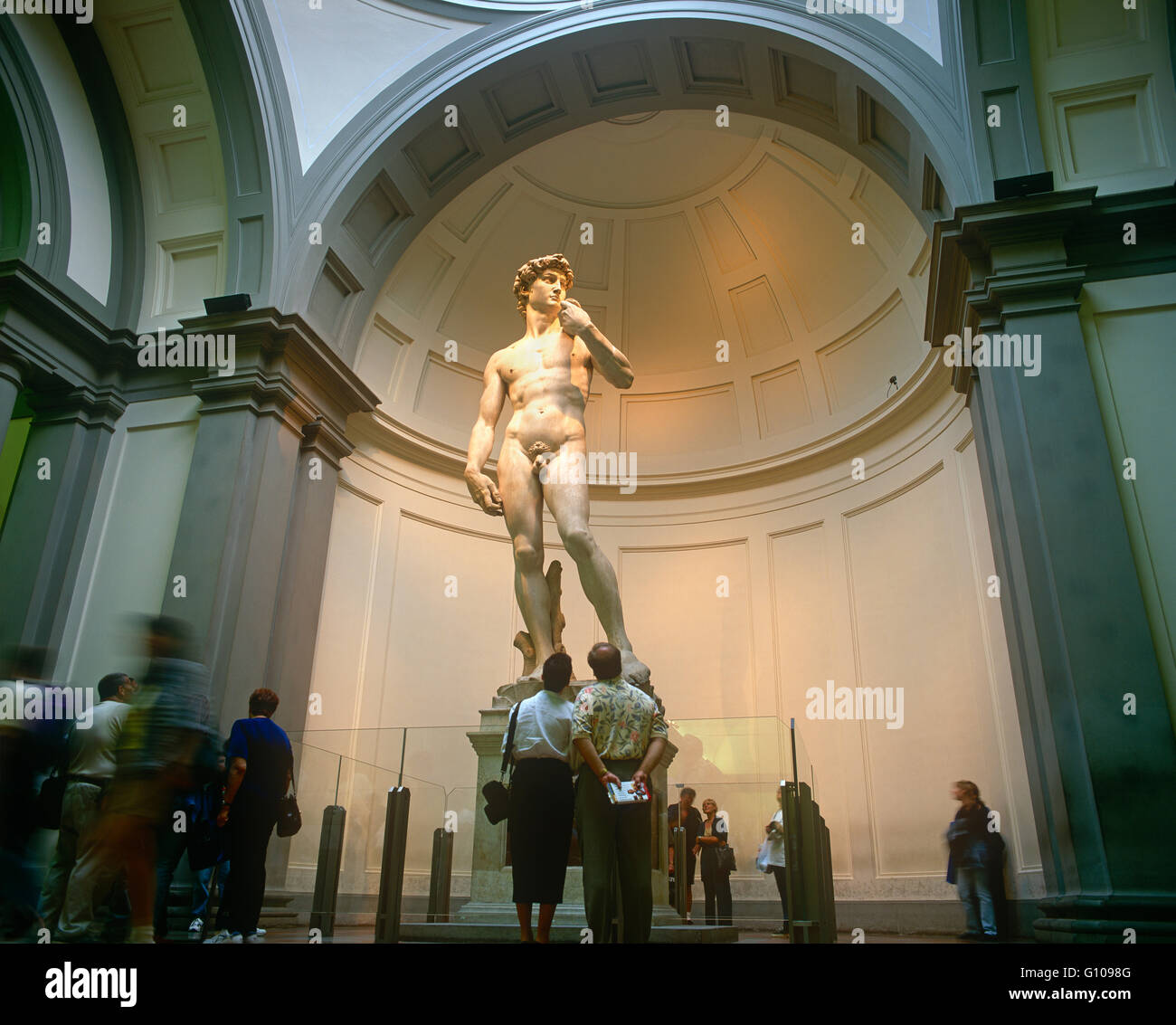Statue de David de Michel-Ange à l'Accademia dell Galeria, Florence ...