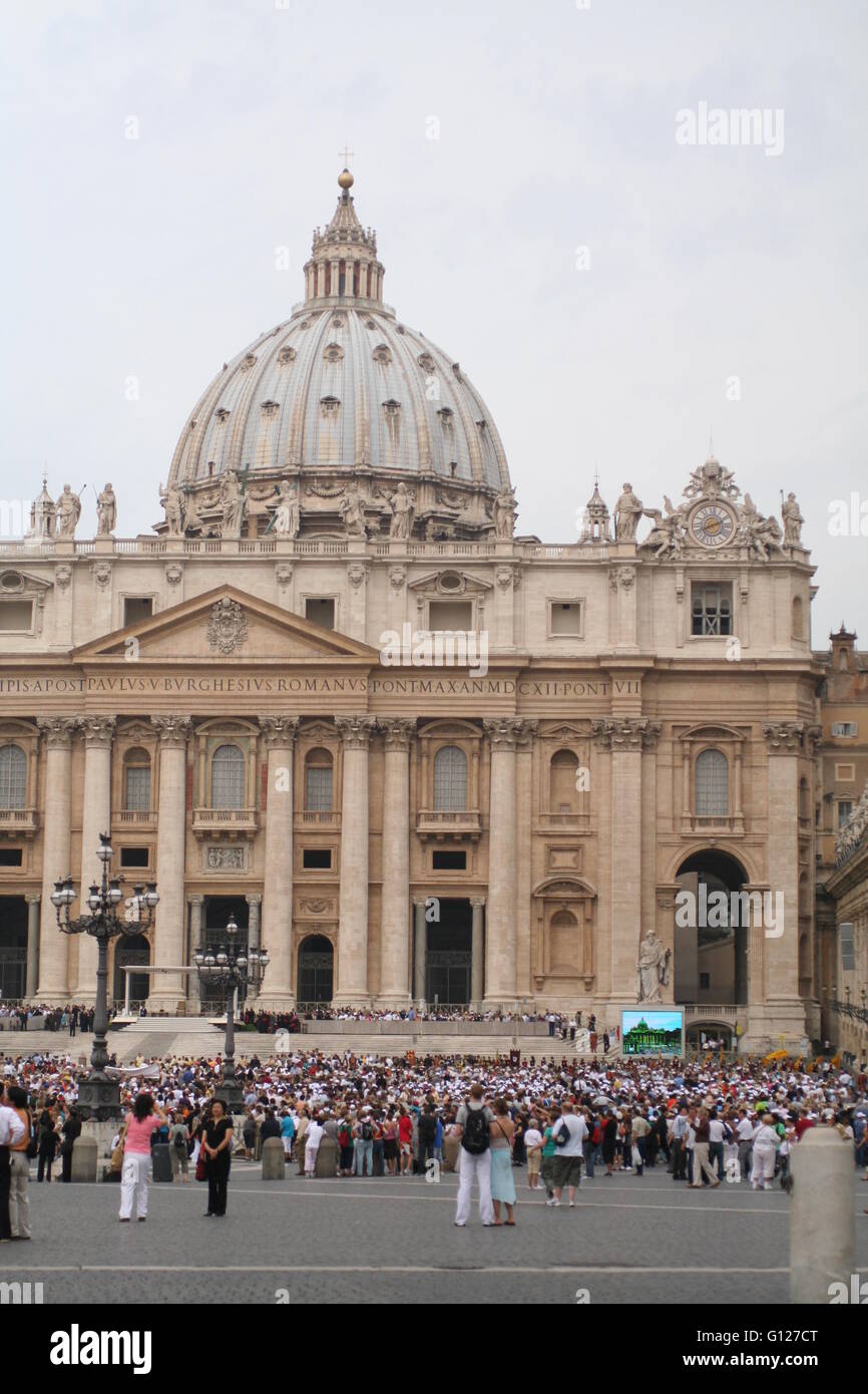 Cathédrale st peters rome Banque de photographies et d’images à haute ...