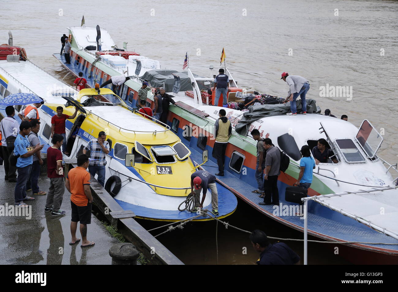 Malaysia sarawak river express boat Banque de photographies et d’images ...