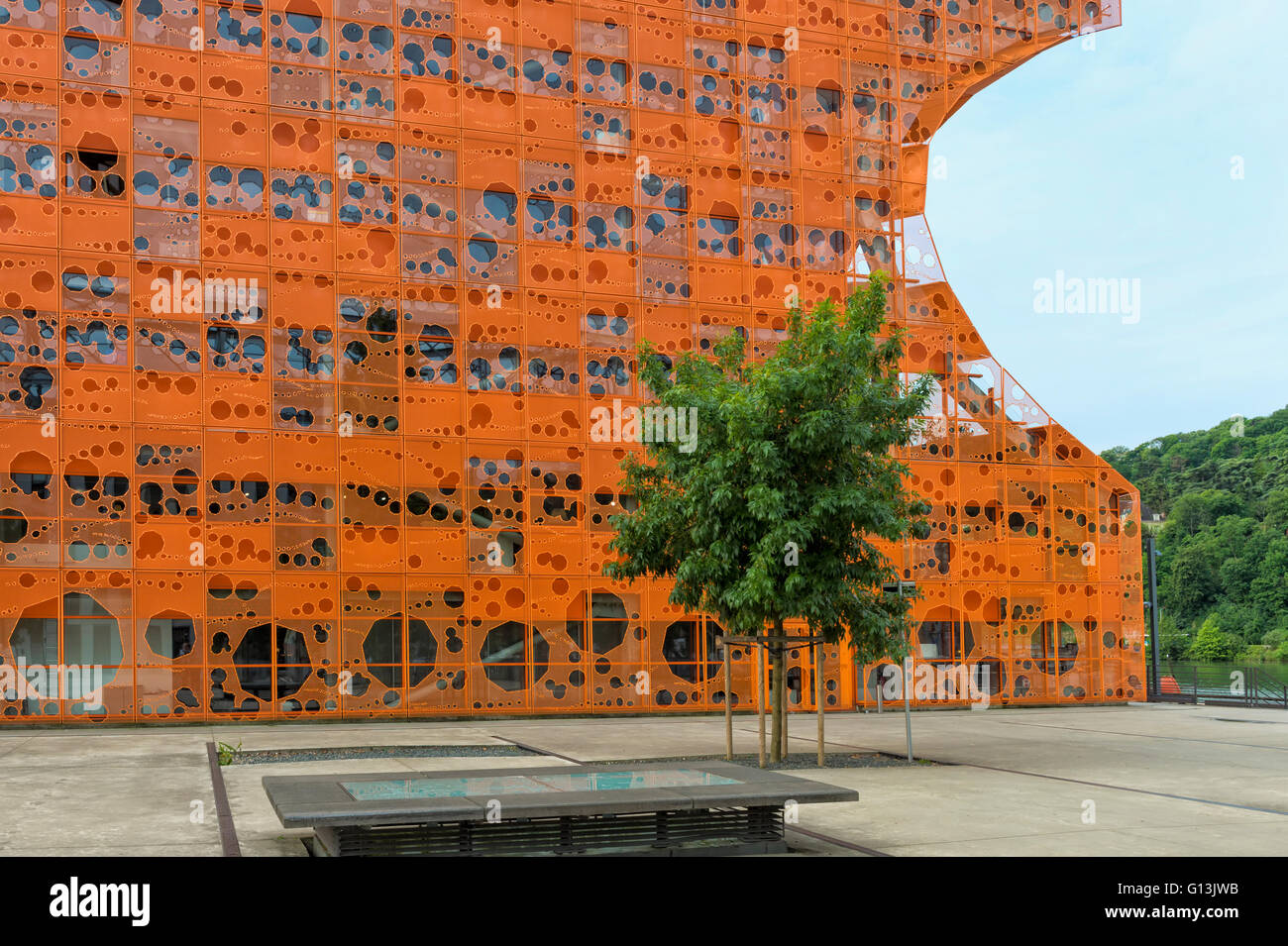 Le cube orange lyon Banque de photographies et d’images à haute ...