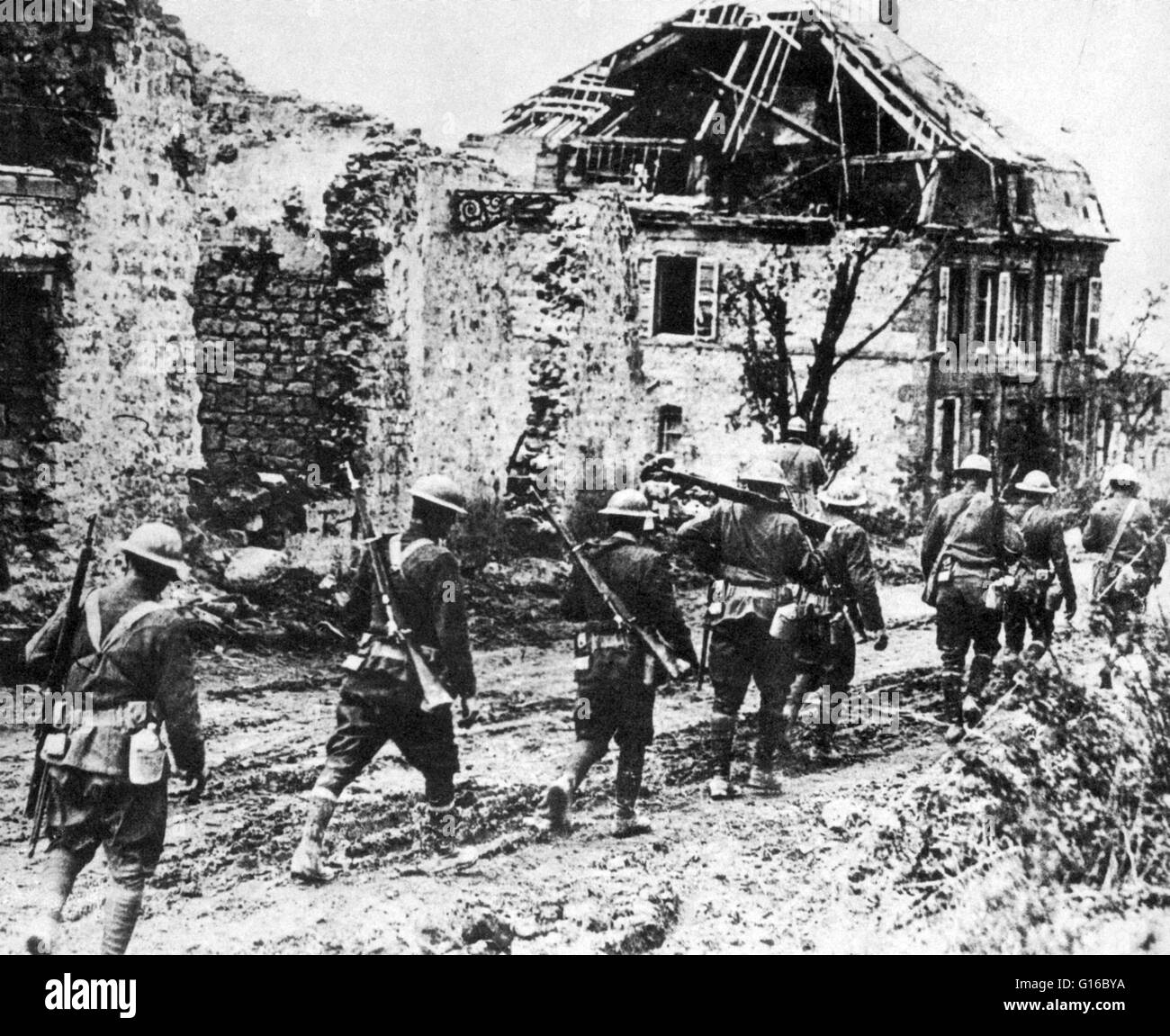 Battle verdun 1916 french soldier Banque d'images noir et blanc - Alamy