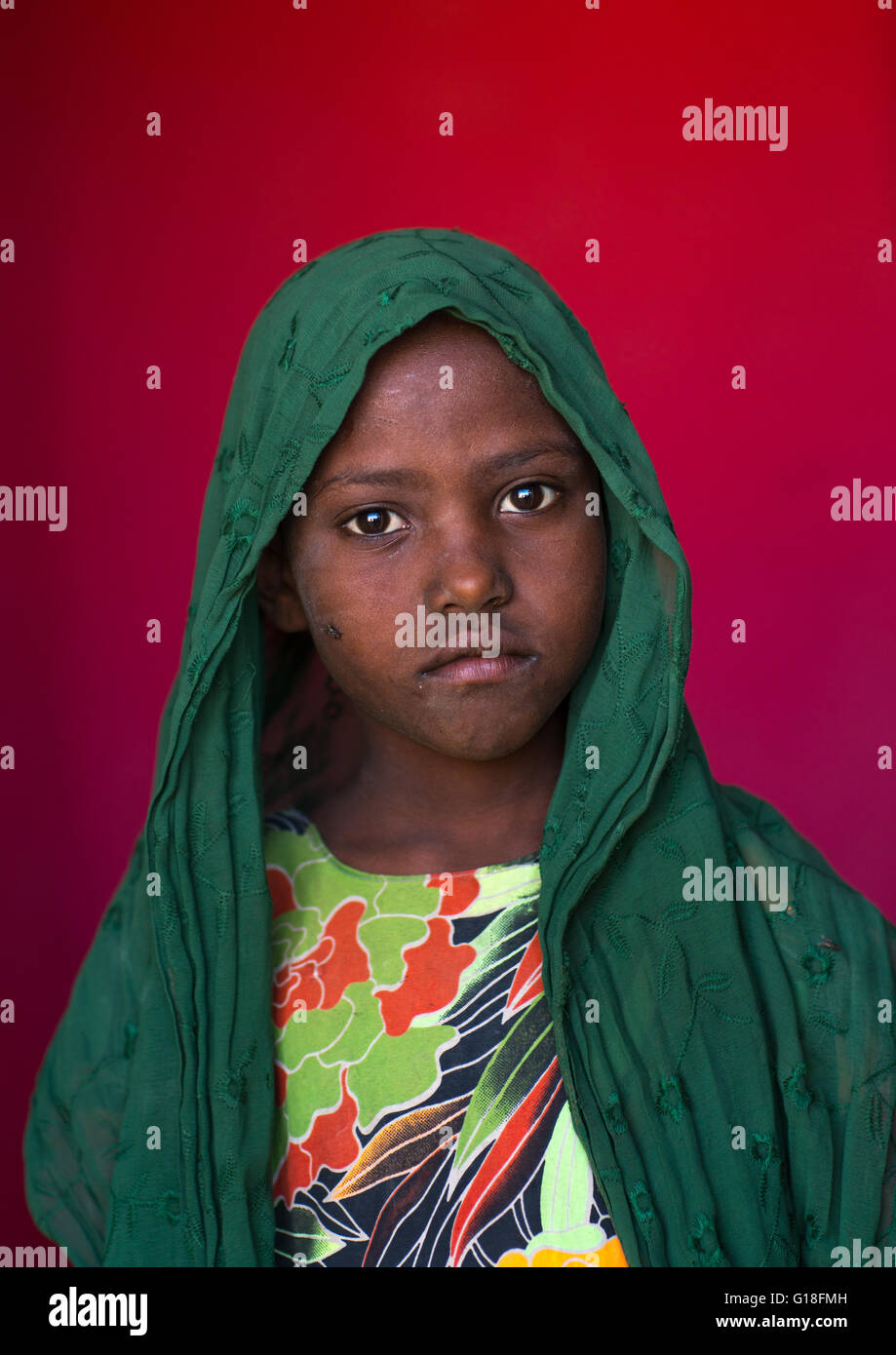 Portrait d'une jeune fille de la tribu afar, région Afar, Semera ...