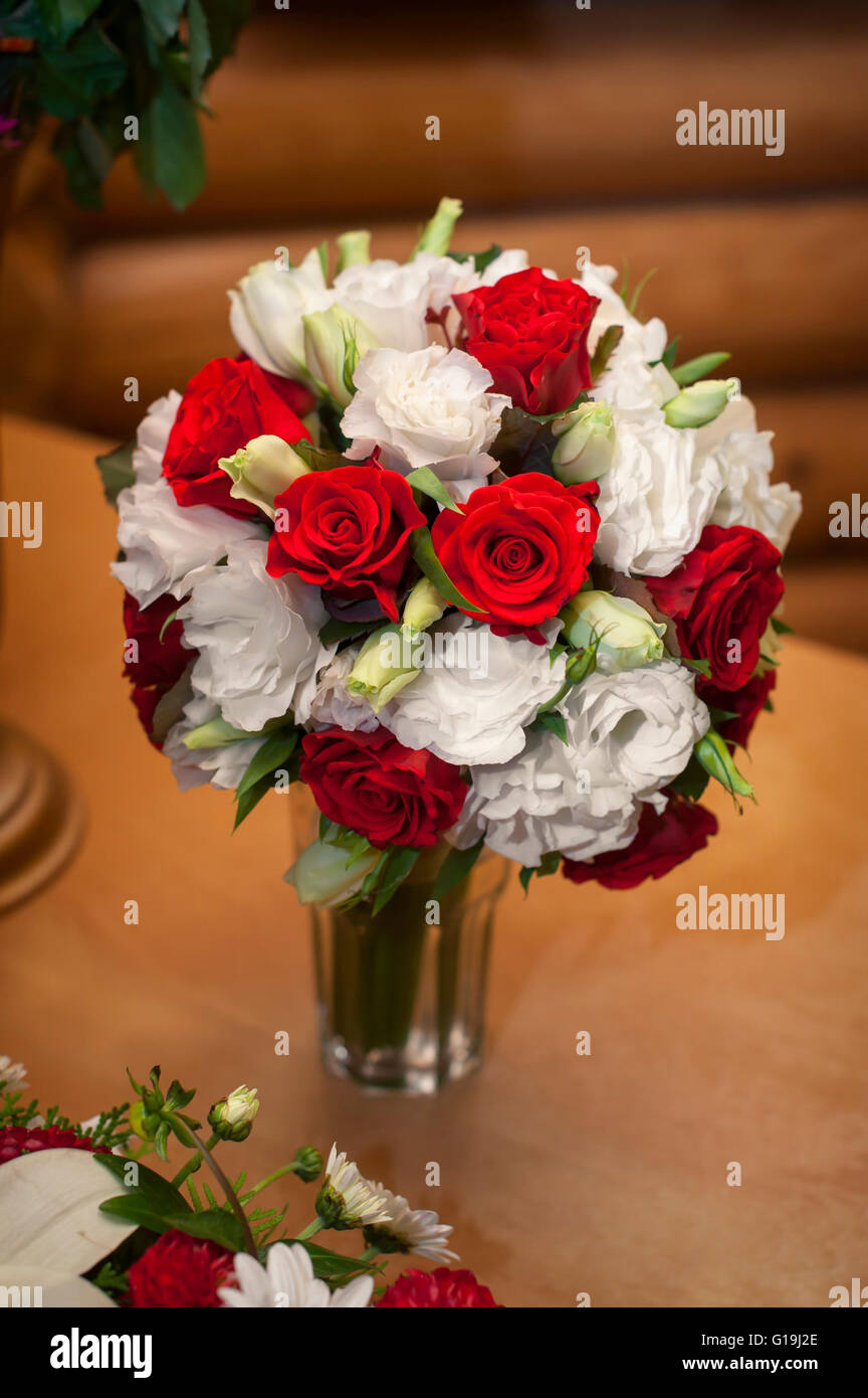 Bouquet de rose blanche Banque de photographies et d’images à haute ...