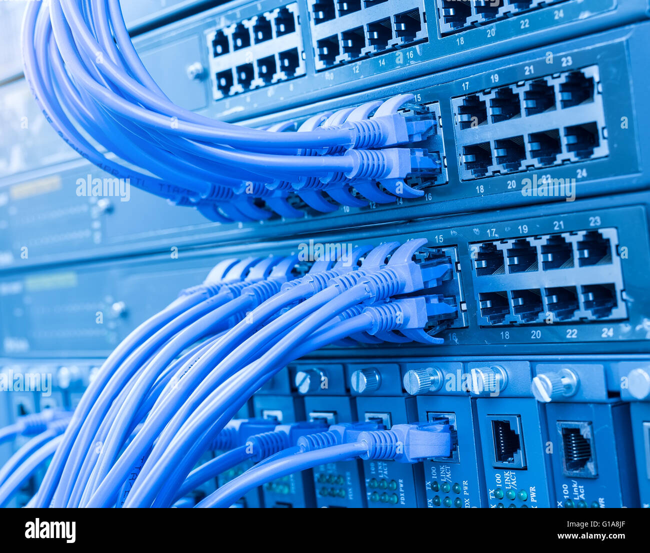 Network switch ethernet cables Banque de photographies et d’images à ...