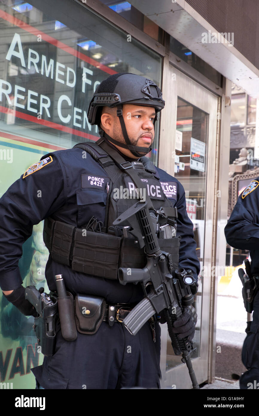 Nypd counter terrorism unit Banque de photographies et d’images à haute ...