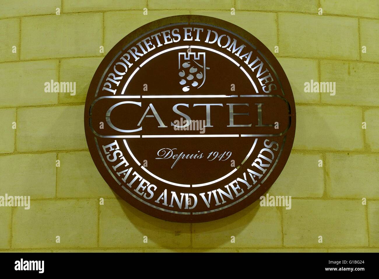 Groupe castel Banque de photographies et d’images à haute résolution ...