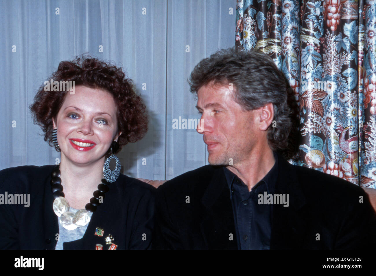 With actor juergen prochnow and his wife isabel Banque de photographies ...
