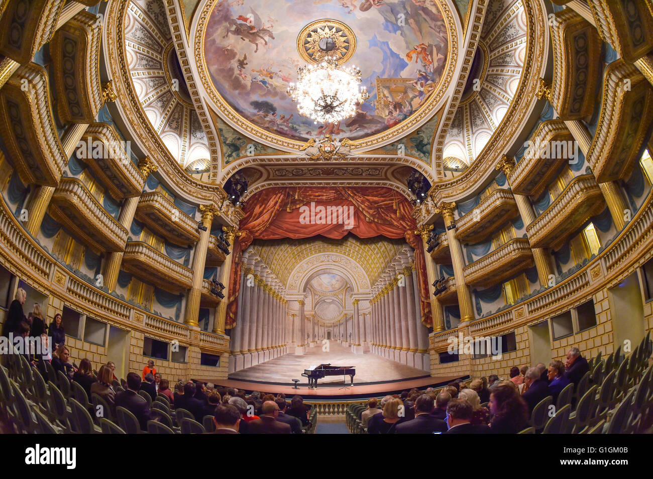 Grand theatre bordeaux staircase Banque de photographies et d’images à ...