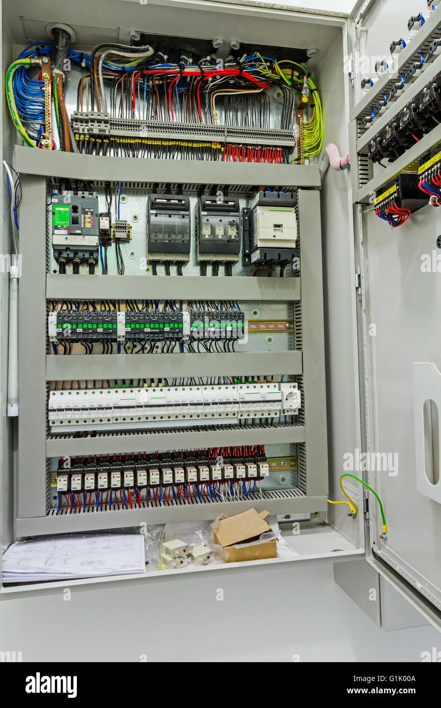 Electrical relay Banque de photographies et d’images à haute résolution - Alamy