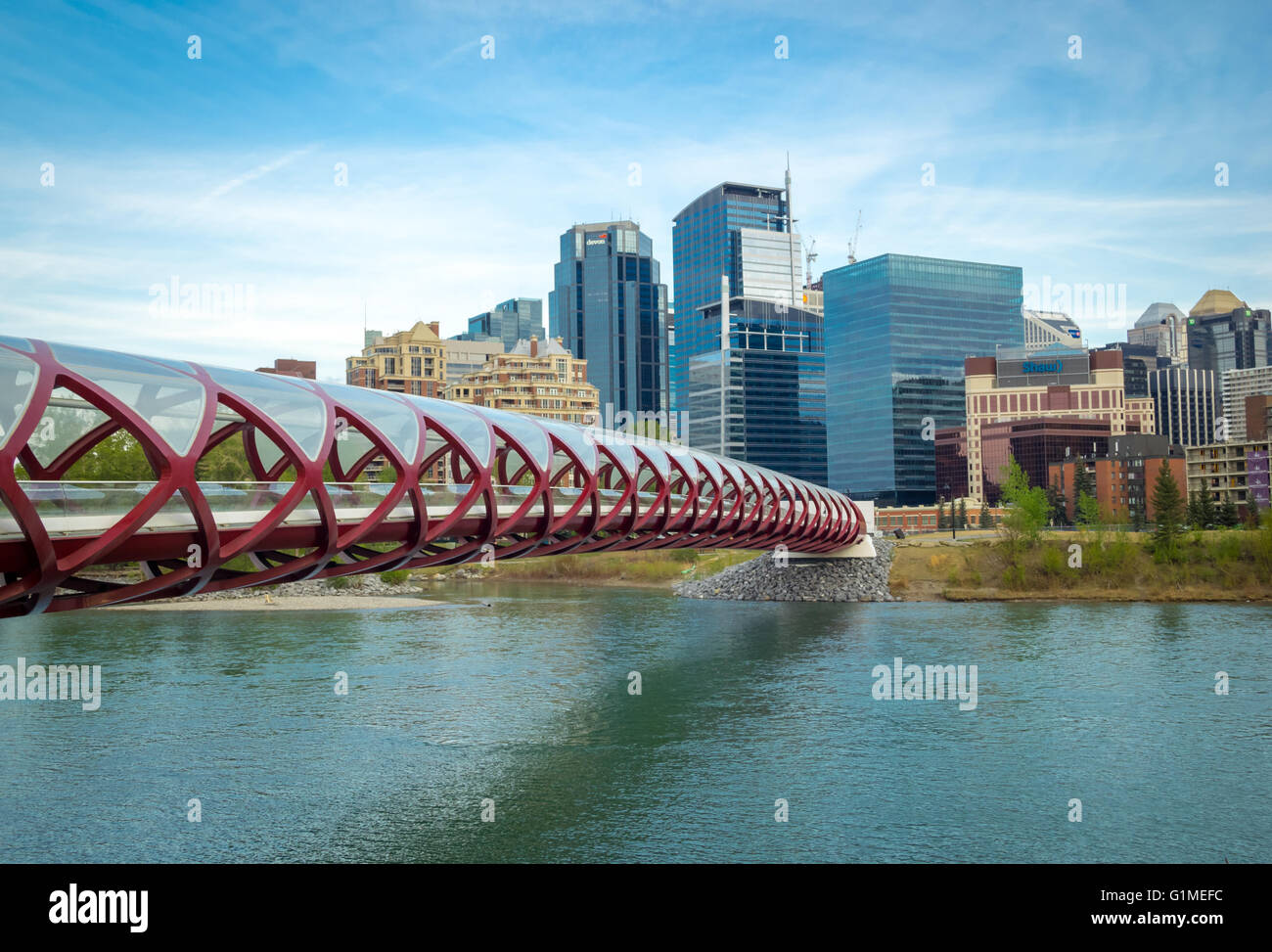 Peace bridge calgary pedestrian bridge footbridge foot bridge Banque de ...