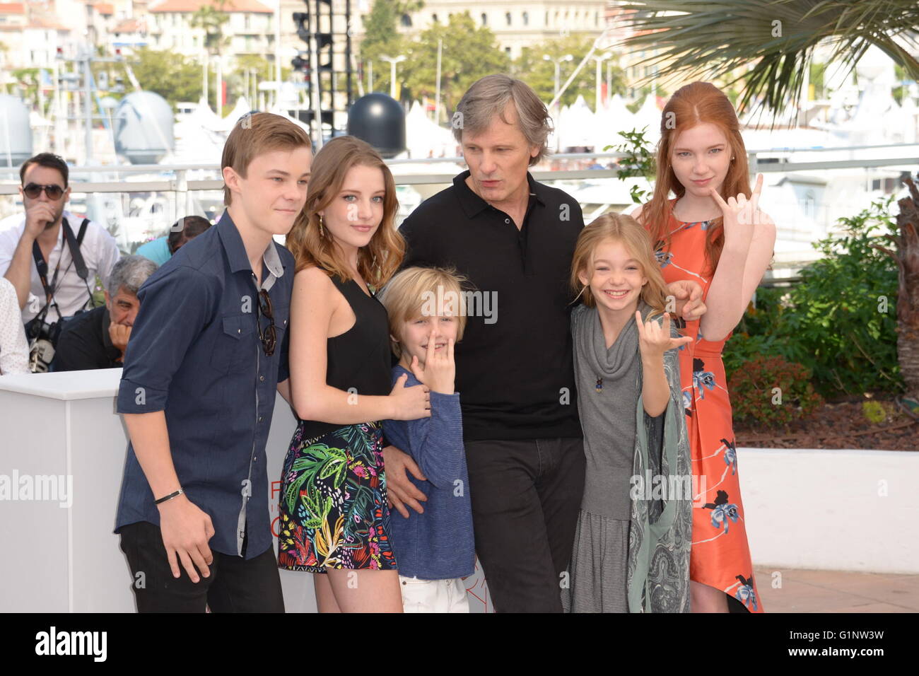 Acteurs nicholas hamilton Banque de photographies et d’images à haute ...