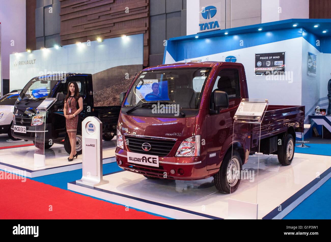 Tata motors cars Banque de photographies et d’images à haute résolution ...