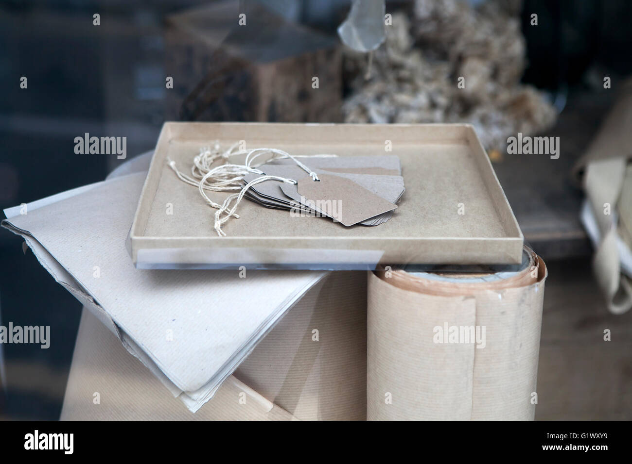 Colis papier Banque de photographies et d’images à haute résolution - Alamy