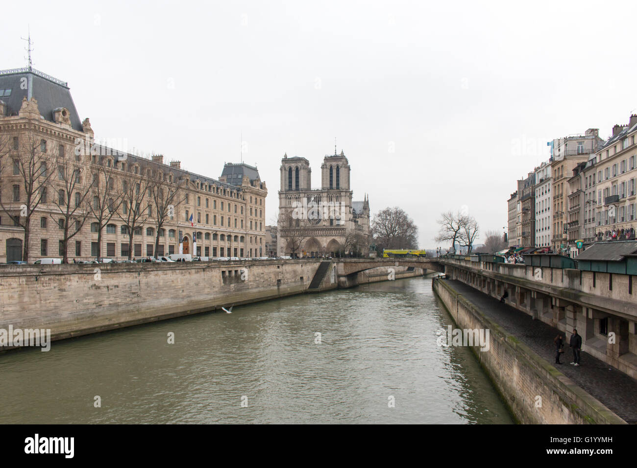 Paris by the pont saint michel Banque de photographies et d’images à ...