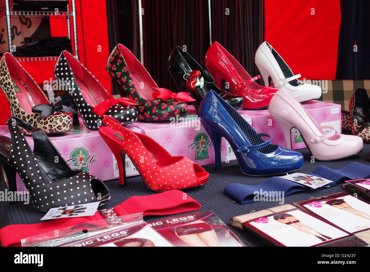 Talons aiguilles années 60 Banque de photographies et d’images à haute ...