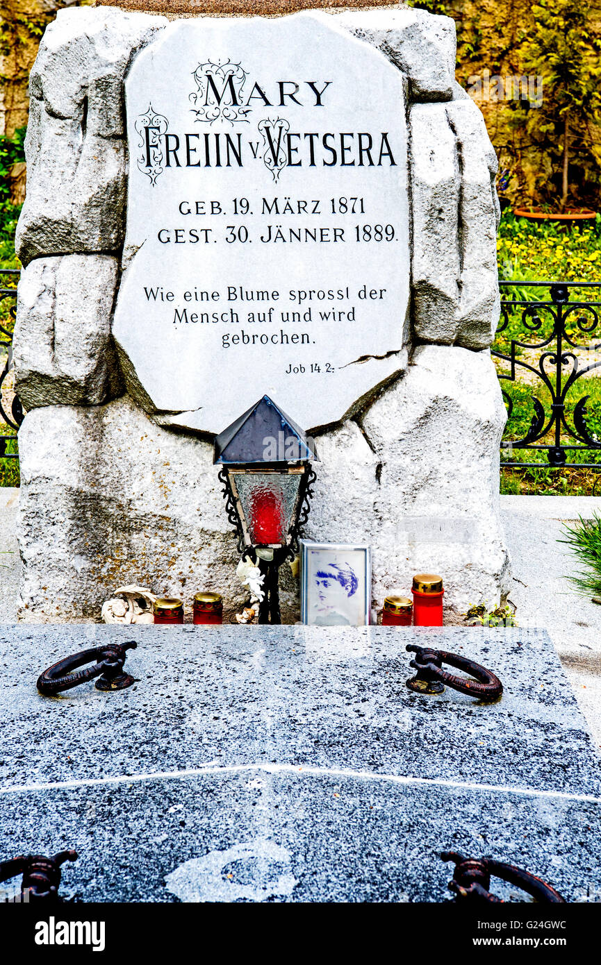 Tombe de Marie Vetsera (1871 - 1898), maîtresse du prince Rudolph ...