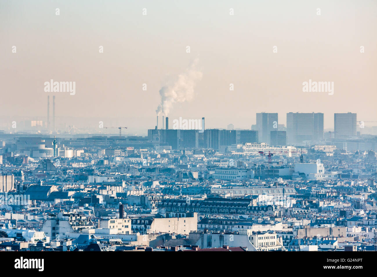 La pollution de l'air à Paris, France Photo Stock - Alamy
