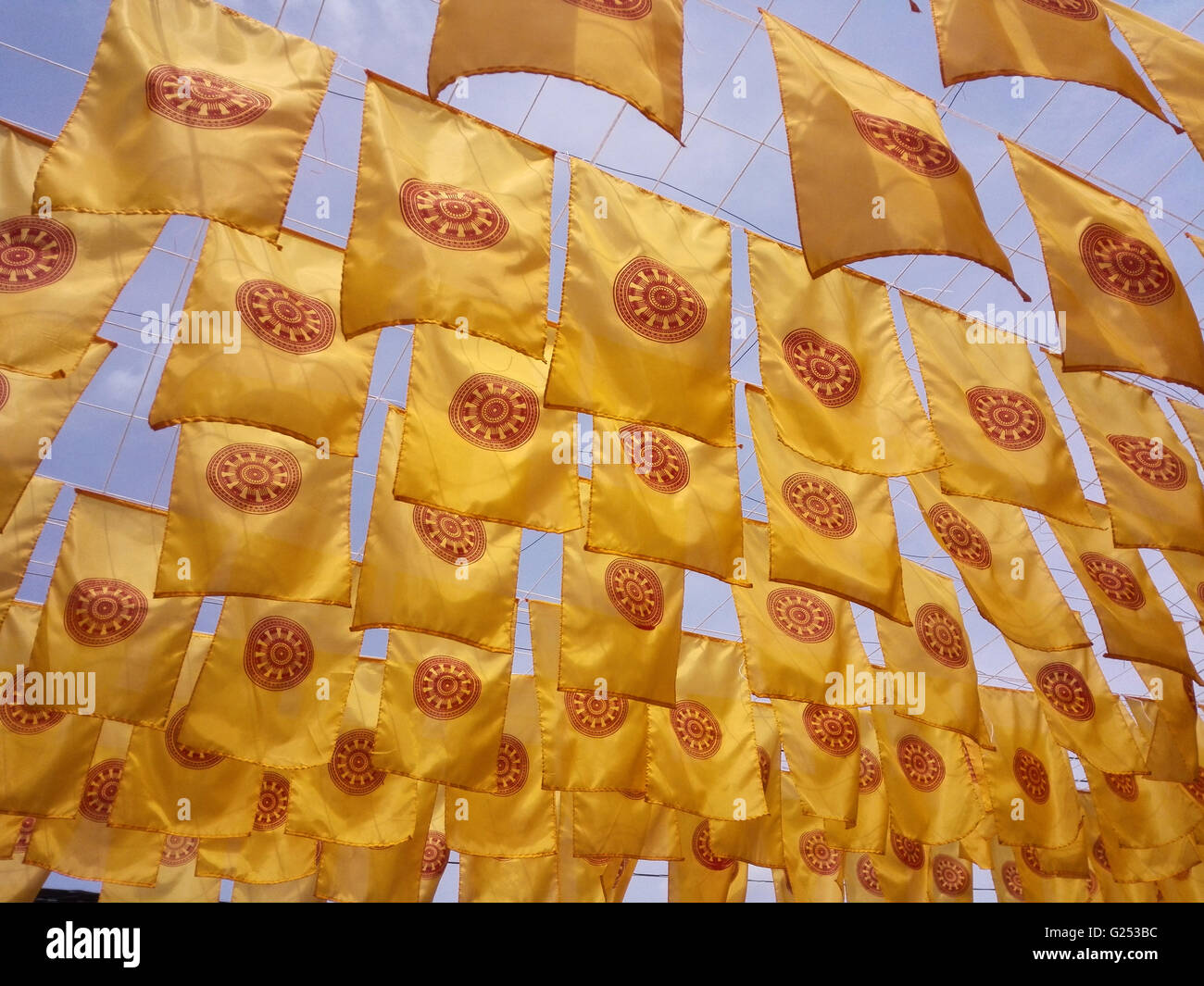 Drapeaux de dhammajak Banque de photographies et d’images à haute résolution - Alamy