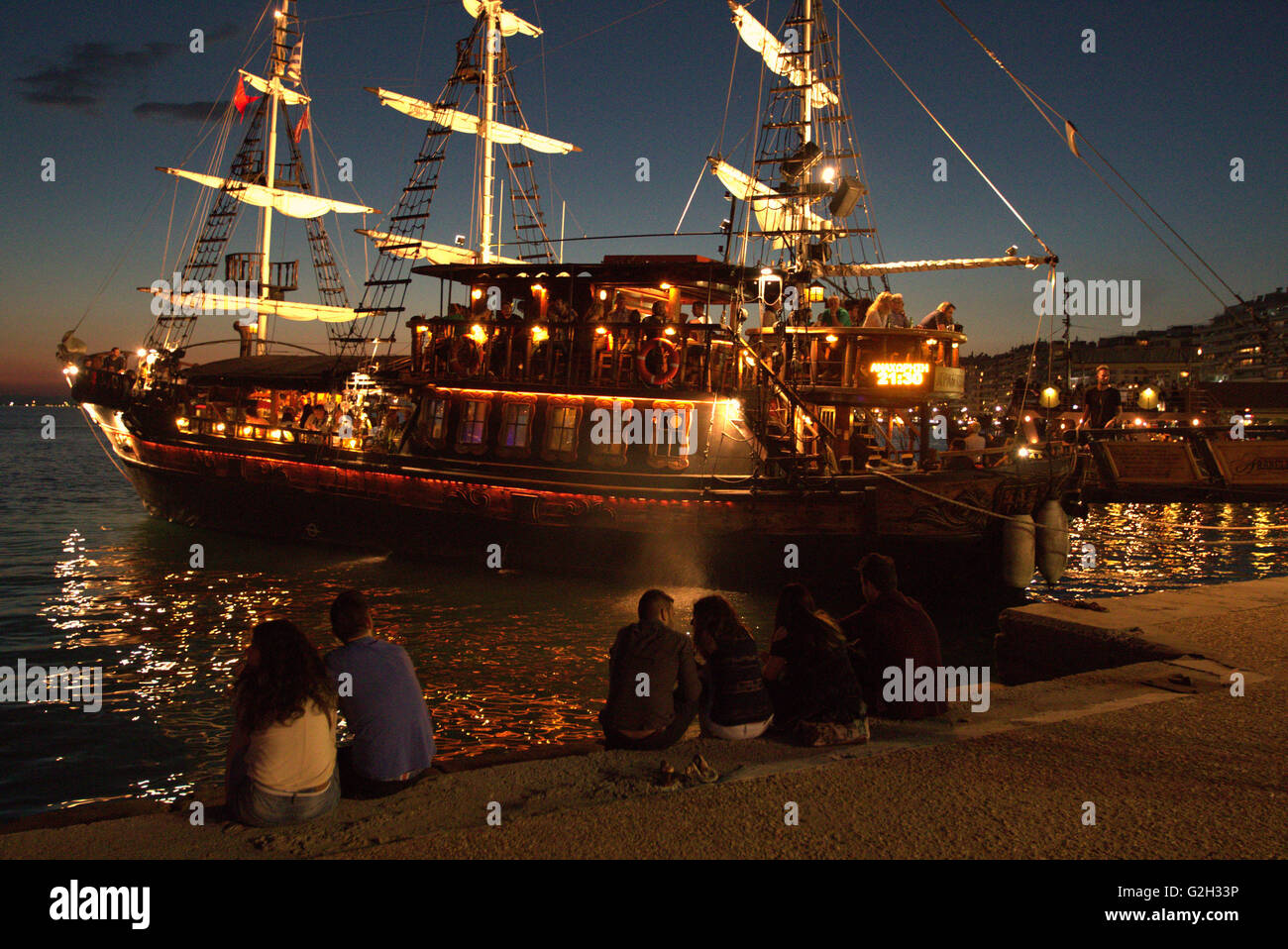 Vintage voilier "Arabella" cruise bar café attendent des passagers dans ...