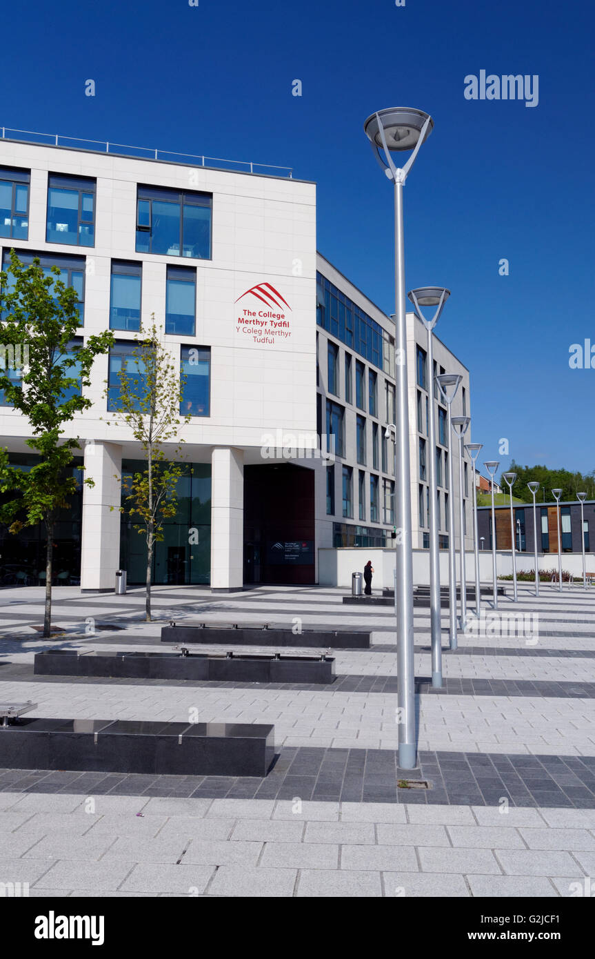 Modern college building Banque de photographies et d’images à haute ...