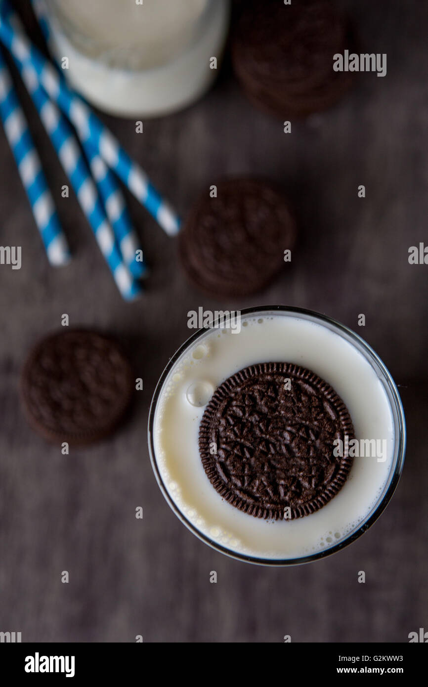 Lait oreo Banque de photographies et d’images à haute résolution - Alamy